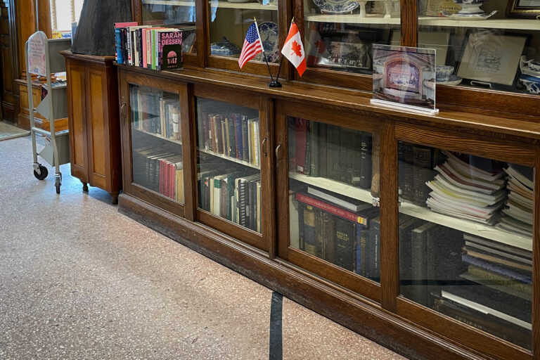 Feds Curb Canadian Access to Library on the Border | American Libraries ...